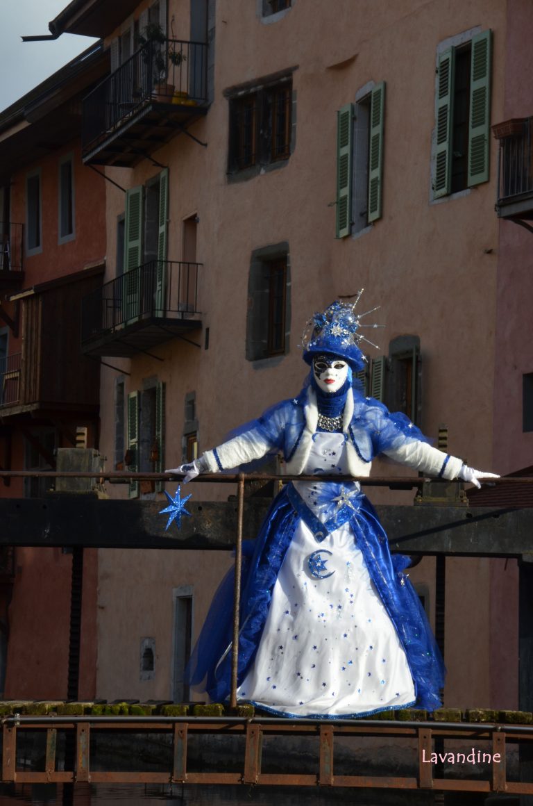 Des masques # 1 – Au bout de la Lorgnette